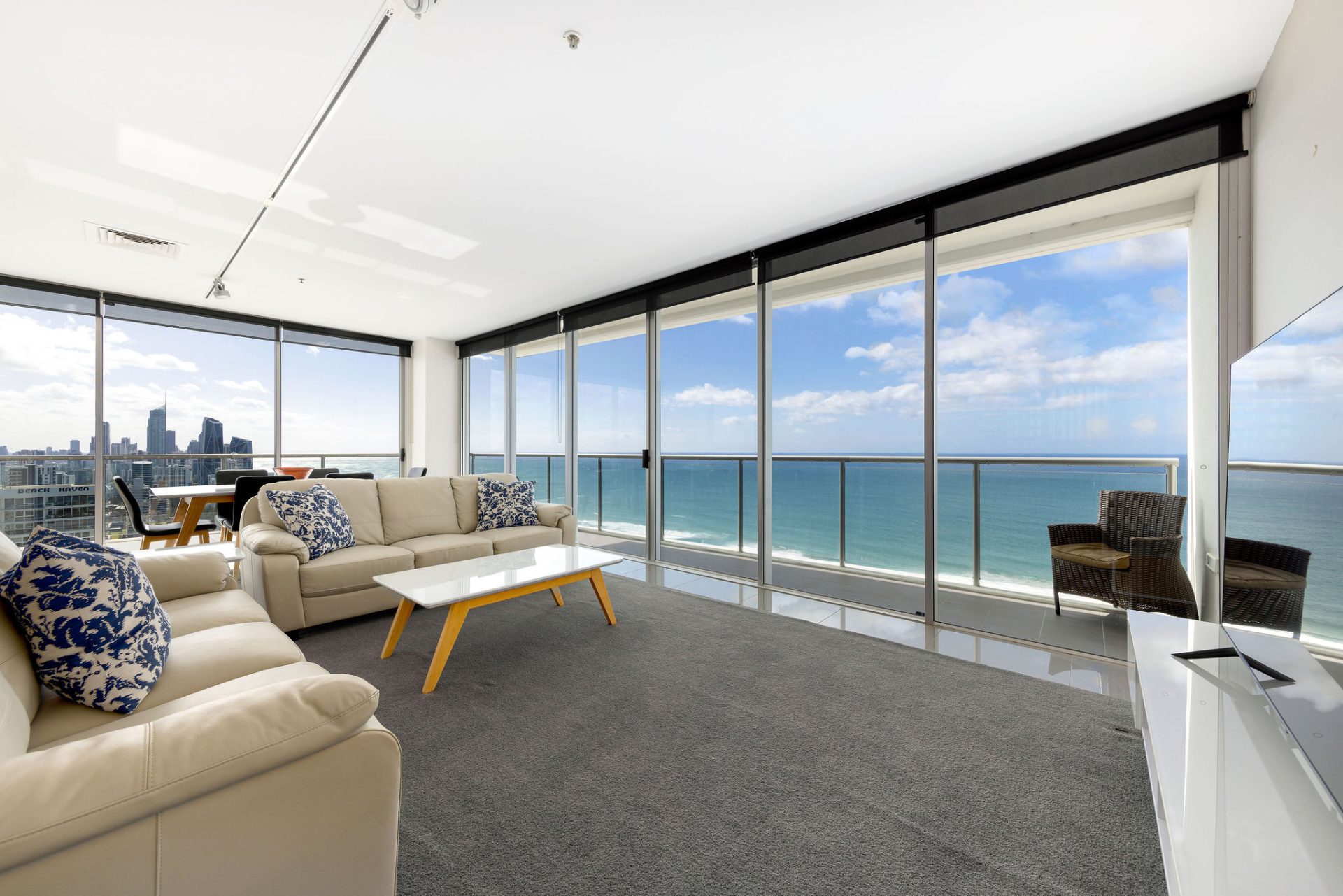3 Bedroom Ocean View Suite | ULTIQA Air on Broadbeach